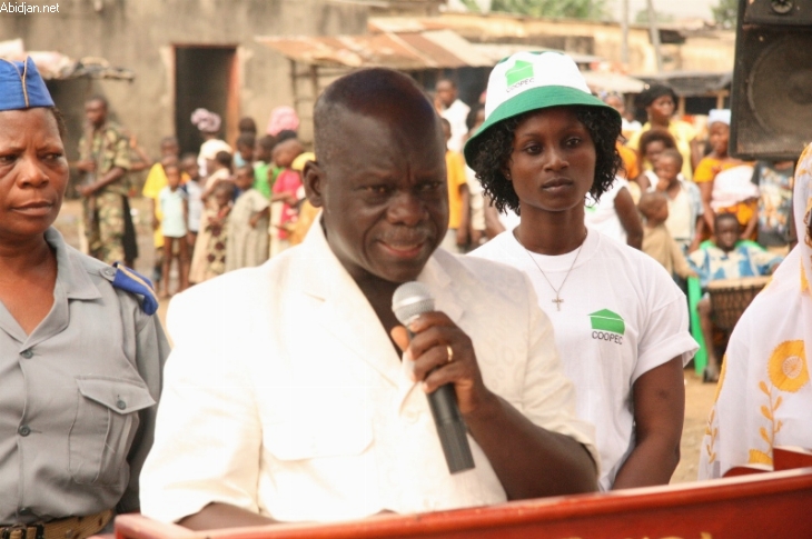 Ouverture du marché d`Abobo Sagbé Céleste en présence du Ministre de la ...