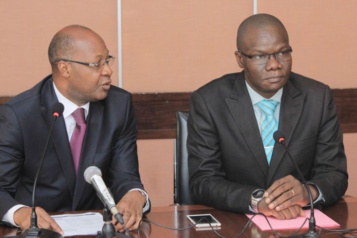 Le DGDI offre du matériel informatique au ministère de l`économie et ...