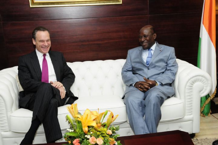 Le Premier Ministre Daniel Duncan a reçu M. James Cowles, PDG de ...