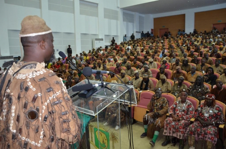Les dozos, chasseurs traditionnels et alliés encombrants de l’Etat ...