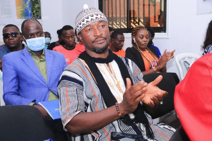 Conférence de presse de présentation du nouveau single l`humoriste ...