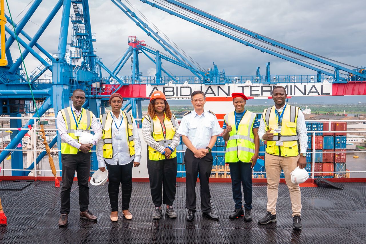 Abidjan Terminal accueille le plus grand porte-conteneurs de l’armateur ...