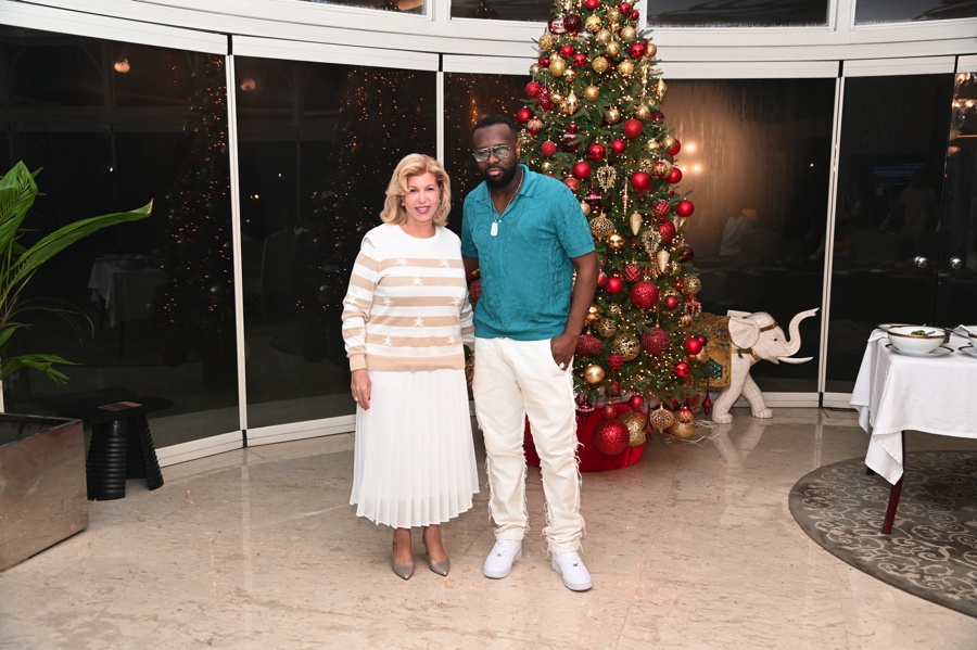 Audience entre la première dame , Dominique Ouattara et es artistes ...