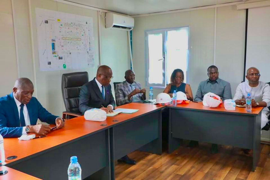 Chantier du Chu d’Abobo : le ministre Pierre Dimba annonce l’accélération des travaux pour tenir ...