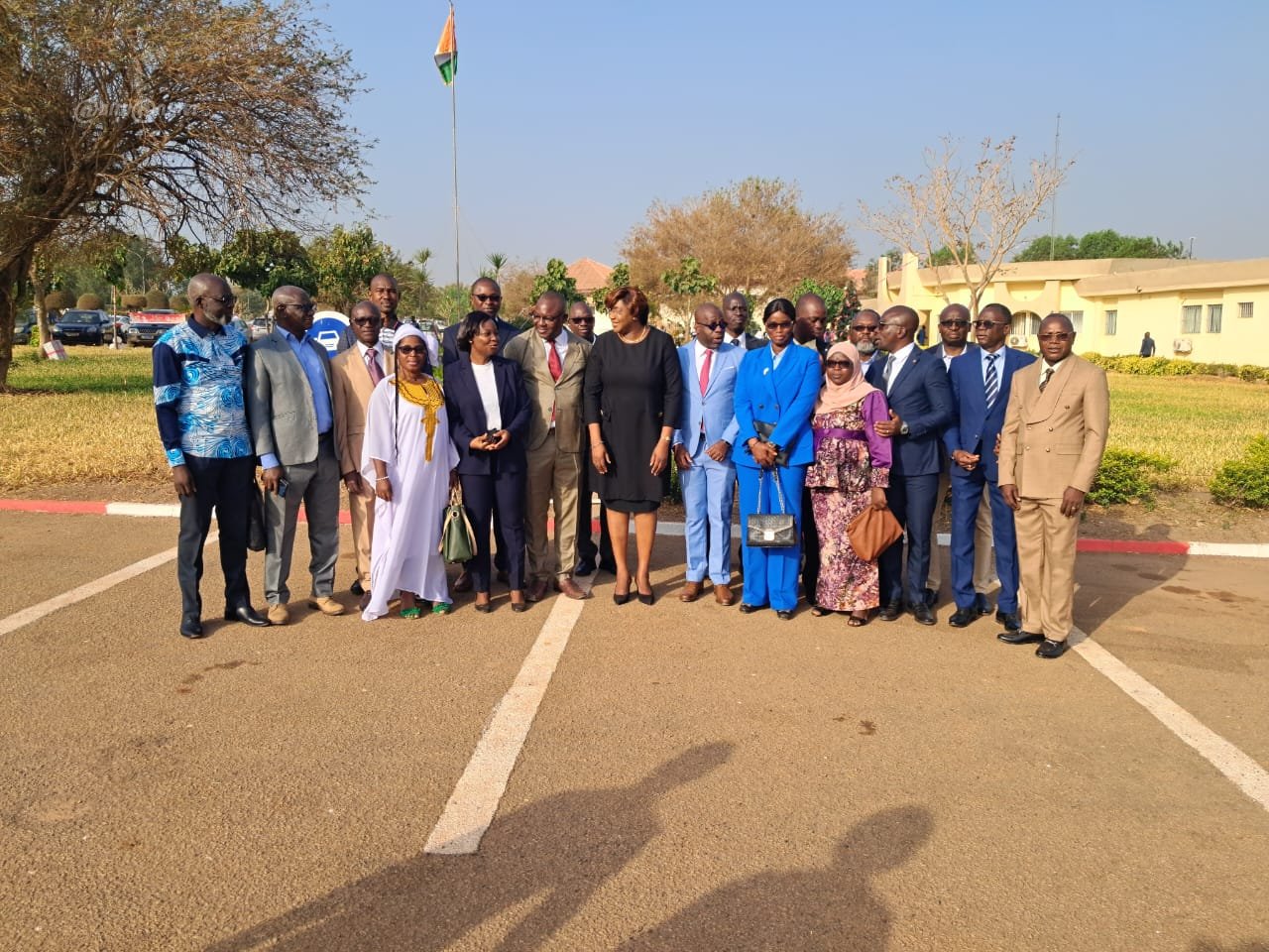 Civisme : la cérémonie de «montée du drapeau » instaurée à l’Université ...