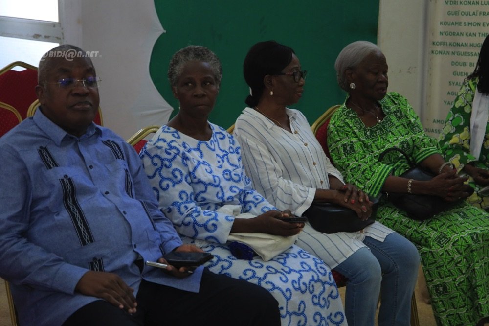 Côte d'Ivoire/ convention extraordinaire éclatée du PDCI RDA: début du vote - Abidjan.net Photos