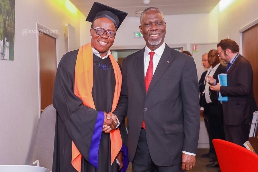 Education : le chanteur ivoirien A'Salfo obtient un nouveau diplôme à ...