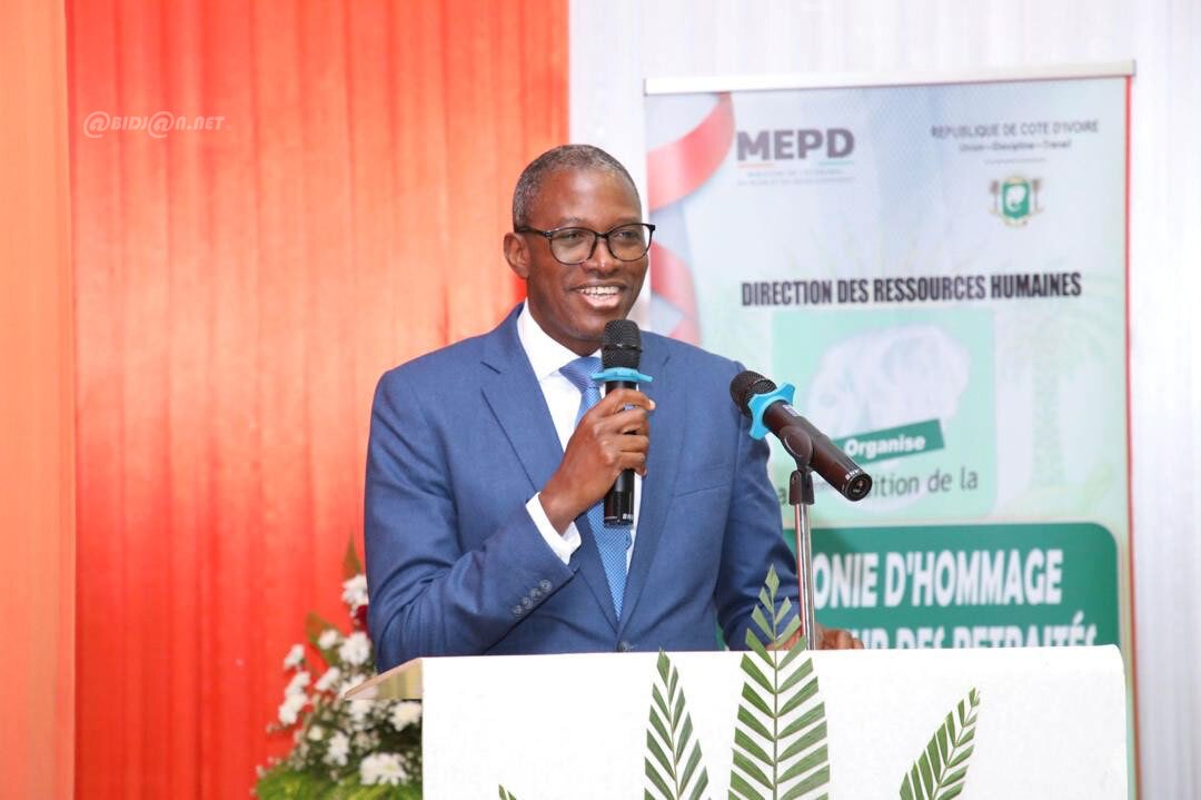 Ministère de l'économie, du plan et du développement : 25 agents dudit ...