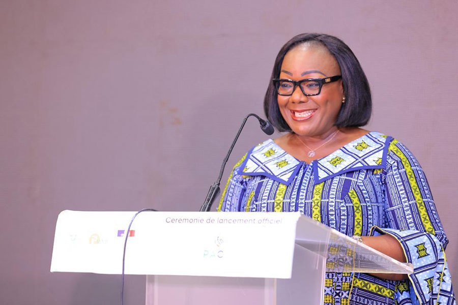Modernisation de l'administration : la ministre d'Etat Anne Ouloto lance le projet PACTE ...