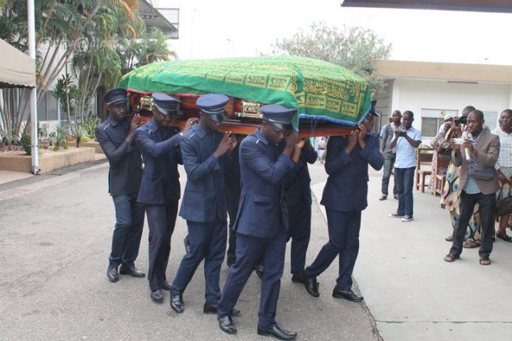 Inhumation de Madiara Ouattara au cimetière de Williamsville - Abidjan ...