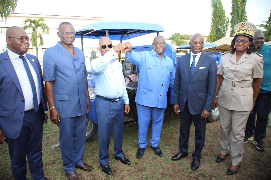 Renforcement de la sécurité alimentaire : le gouvernement distribue des engrais et des semences ...