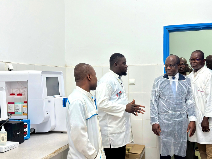 Santé : Le ministre Pierre Dimba satisfait des travaux de rénovation de l'Hôpital Général de San ...