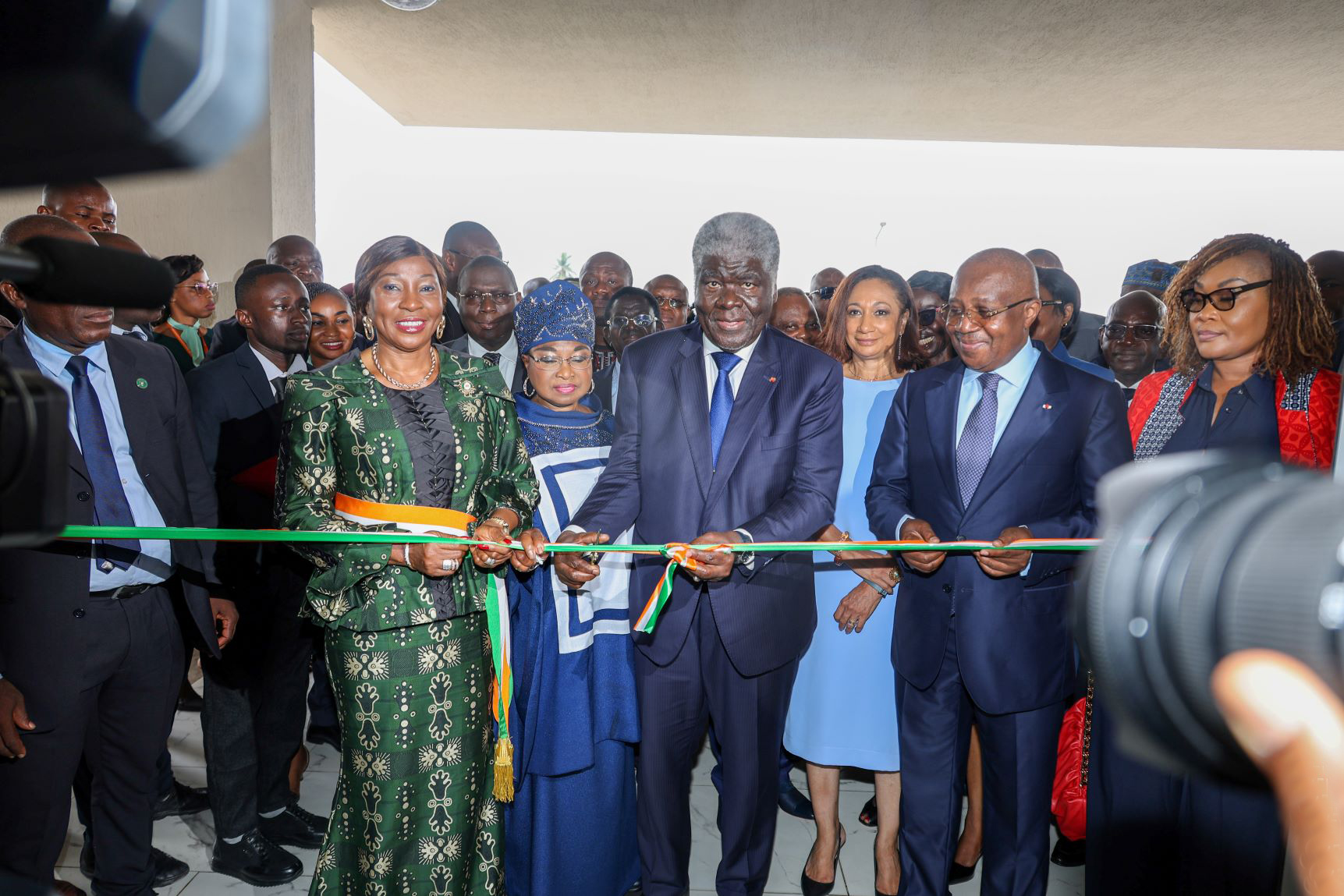 Tribunal d'Abobo : le Premier Ministre Beugré Mambé inaugure une infrastructure judiciaire d ...
